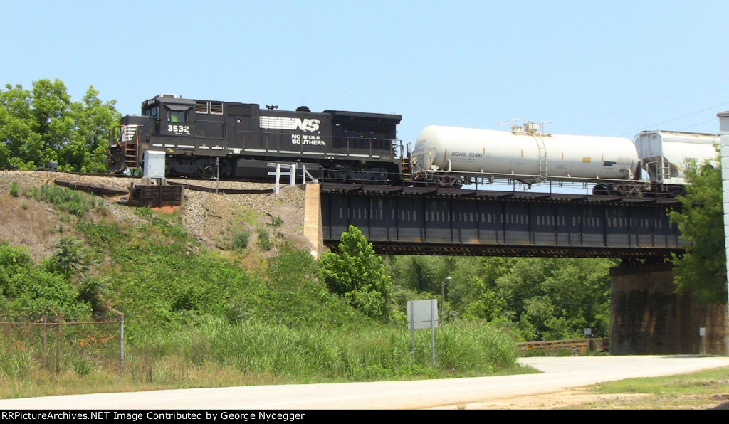 NS 3532 local mixed freight